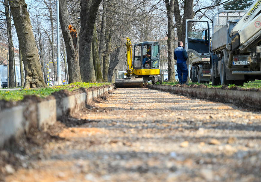 BOLJI USLOVI: U toku sanacija trim staze u parku “Mladen Stojanović ...
